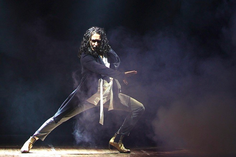 Flamenco Feet On Fire: Dynamic Dance & Percussion Fusion